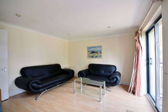 Bridgewater Square, City, London EC2Y, 2 bedroom flat for sale ...