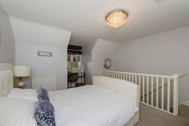 Priory Chase, Pontefract WF8, 3 bedroom town house for sale - 63296041 ...