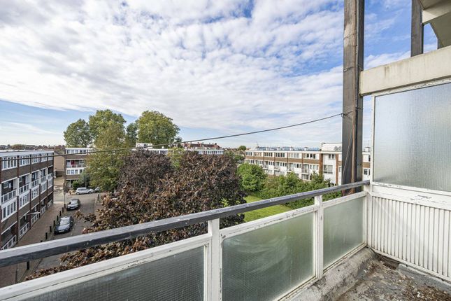 Barringer Square, Tooting Bec, London SW17, 2 bedroom flat to rent ...