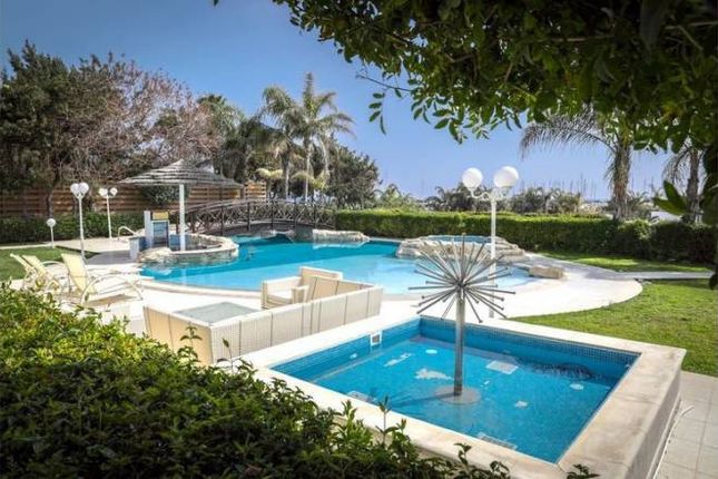 Agios Tychon, Cyprus, 5 bedroom villa for sale - 55068153 | PrimeLocation