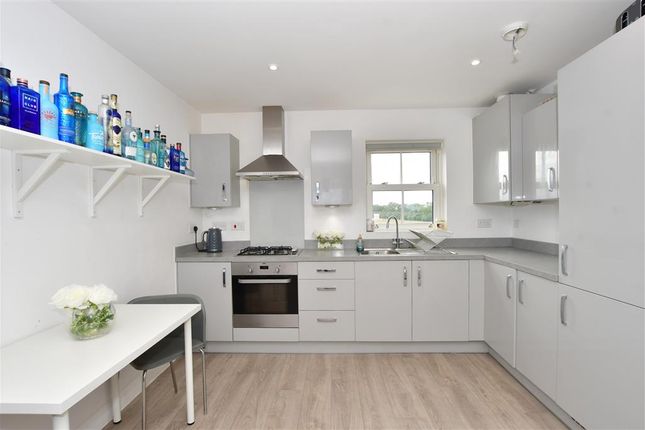 Plant Farm Crescent Waterlooville Hampshire Po7 2 Bedroom Flat For
