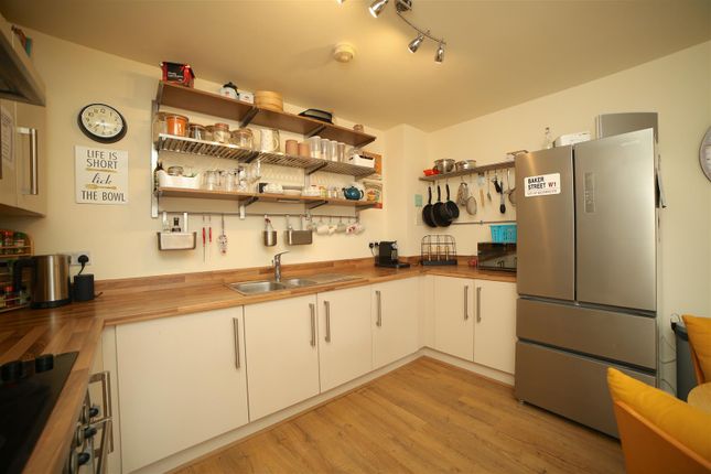 Green Moors, Lightmoor, Telford TF4, 2 bedroom flat for sale - 58841369 ...