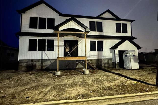 769 S 9th Street, Lindenhurst Ny 11757, New York, 11757, United States ...