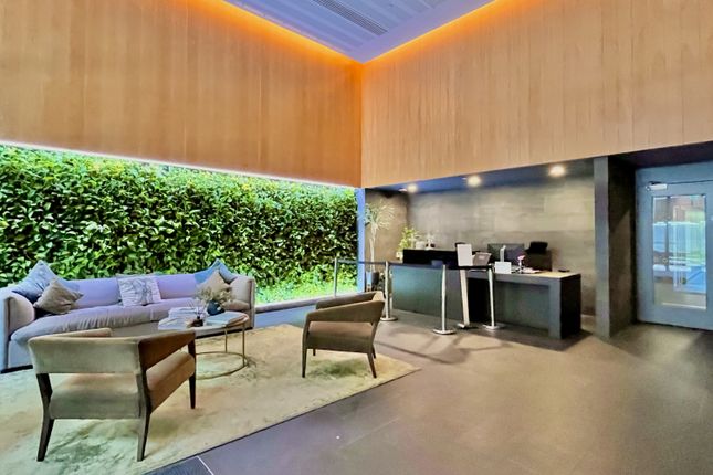 Heygate Street, Elephant & Castle, London SE17, 2 bedroom flat for sale ...