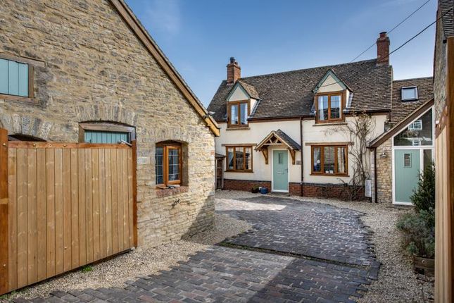 Buttermilk Cottage The Crofts Witney Oxfordshire Ox28 3 Bedroom