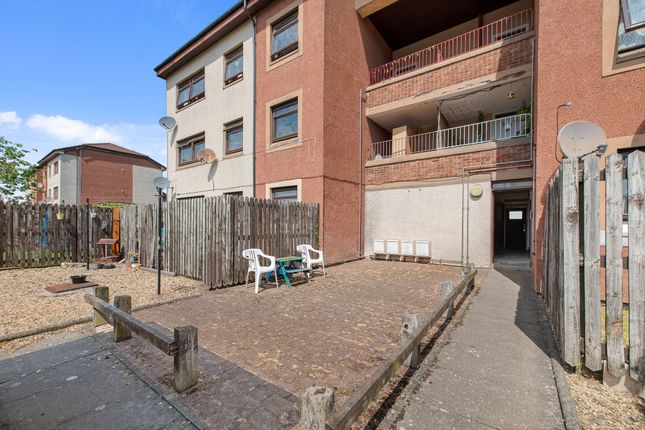 Garry Place, Grangemouth FK3, 3 bedroom flat for sale - 64910971 ...