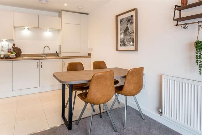 Monkwood Avenue, Wouldham, Rochester, Kent ME1, 2 bedroom flat for sale ...