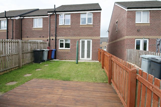 Wilson Place, Carluke ML8, 3 bedroom end terrace house for sale - 61820305 | PrimeLocation