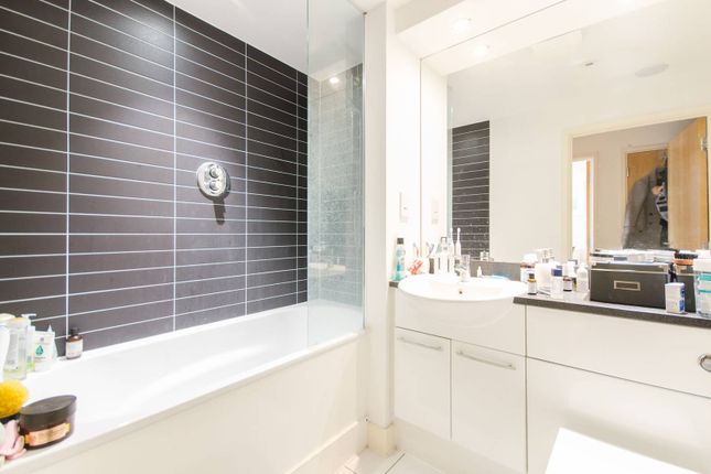 Proton Tower, Canary Wharf, London E14, 1 bedroom flat to rent ...