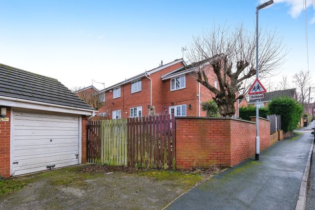 Sycamore Croft Leeds Ls11 2 Bedroom End Terrace House For Sale