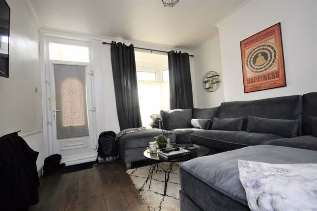 Whitby Avenue, Hull HU8, 2 bedroom terraced house for sale - 61769408 ...