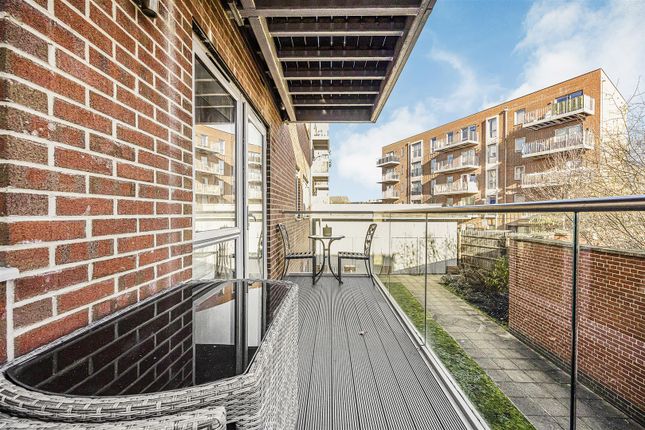 High Road Leyton, London E10, 3 bedroom flat for sale - 69300878 ...