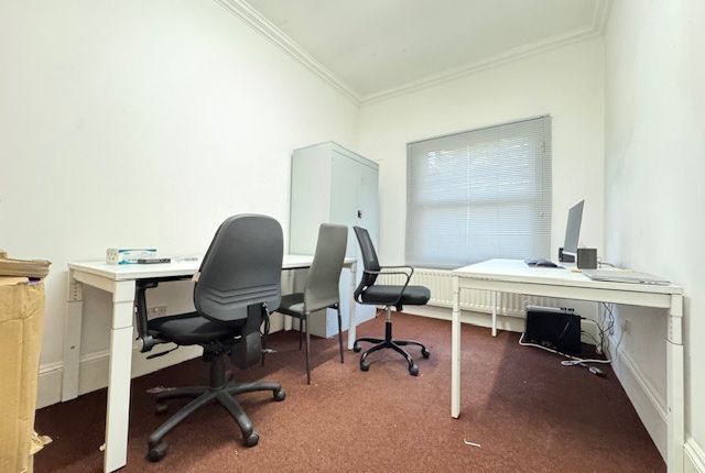 Dunstable, Bedfordshire LU6, office to let - 66307089 | PrimeLocation