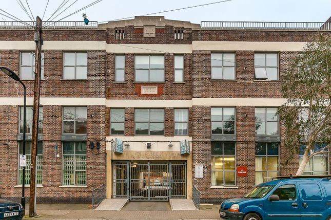 Anton Street, Hackney E8, 3 bedroom flat to rent - 44138918 | PrimeLocation