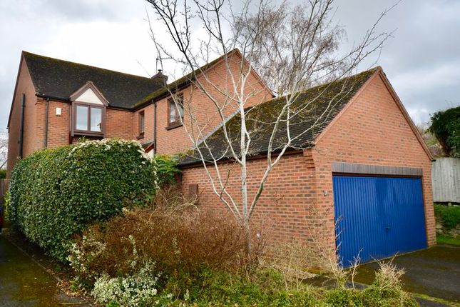 Manor Farm Court Pershore Wr10 4 Bedroom Detached House For Sale
