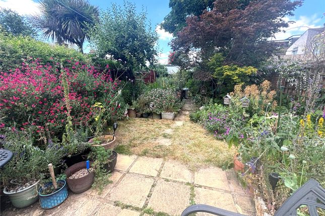 Whalebone Grove Chadwell Heath Rm6 3 Bedroom End Terrace House For