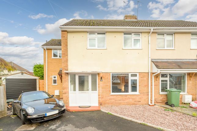 Property For Sale In Barnett Close Kingswinford Dy6 Buy Properties