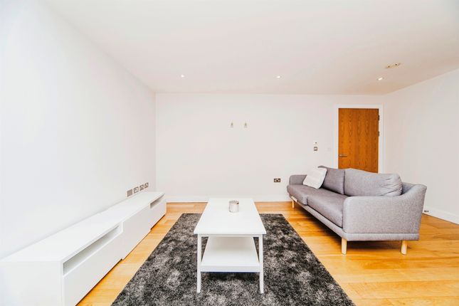 Bute Terrace, Cardiff CF10, 1 bedroom flat for sale - 68200744 ...