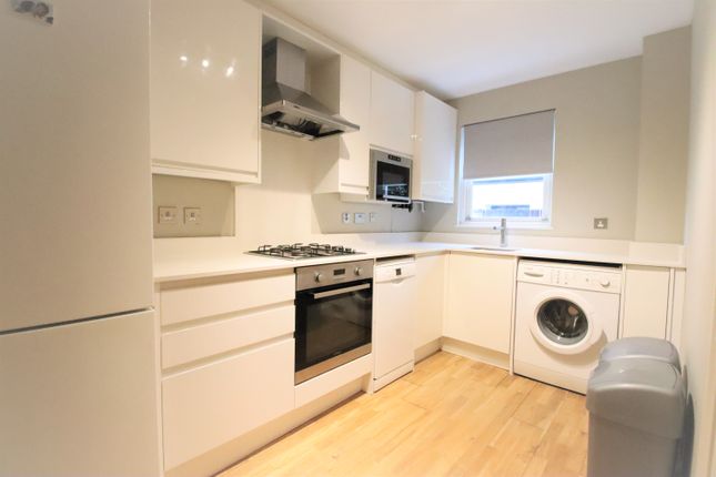 Latchmere Road, Clapham SW11, 2 bedroom flat for sale - 64300416 ...