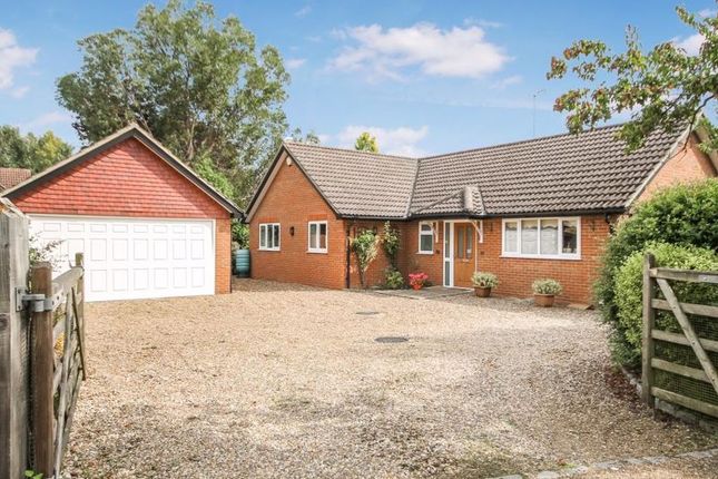 Homes for Sale in Gatesden Road, Fetcham, Leatherhead KT22 - Buy ...