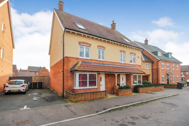 4 Bed Semi Detached House For Sale In Hilton Close Kempston Bedford