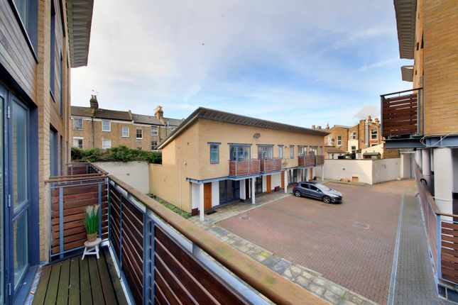 Acre Lane, Battersea Park SW2, 3 bedroom mews house for sale - 69442910 ...
