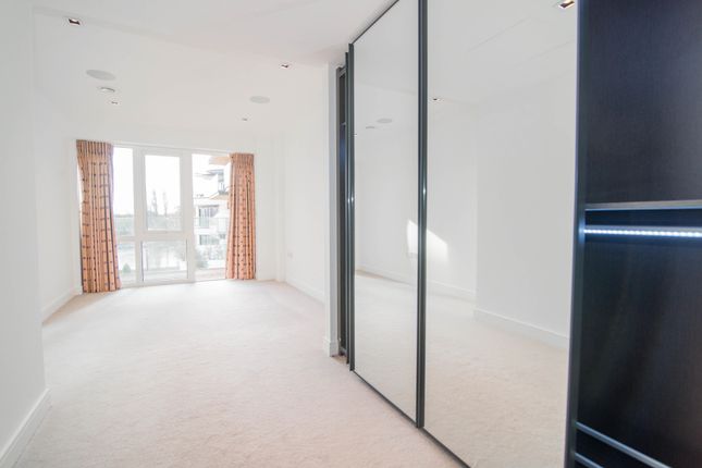 8 Kew Bridge Road, Brentford TW8, 3 bedroom flat for sale - 65453830 ...