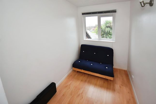 Woodrush Crescent Locks Heath Southampton So31 2 Bedroom Property