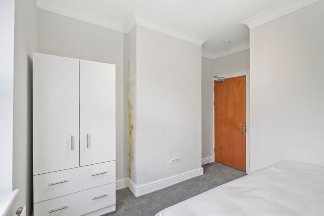 Reginald Street, Luton LU2, room to rent - 68528942 | PrimeLocation