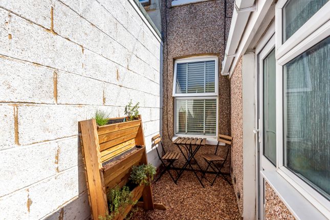 Montagu Street Rodbourne Swindon Sn2 2 Bedroom Terraced House For