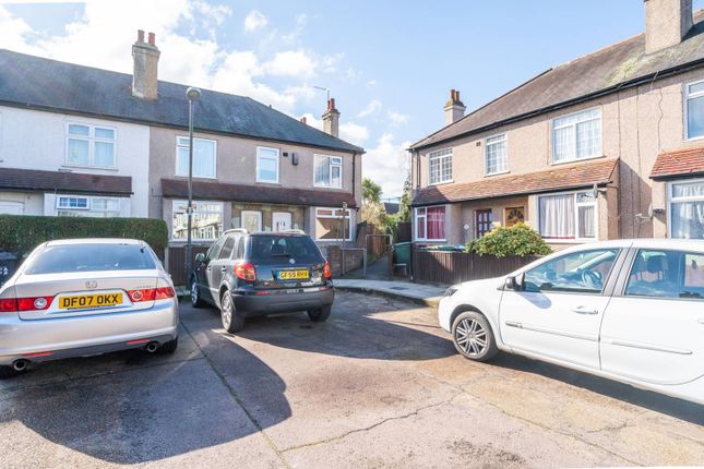 Lavender Grove, Mitcham CR4, 3 bedroom maisonette for sale - 68735531 ...