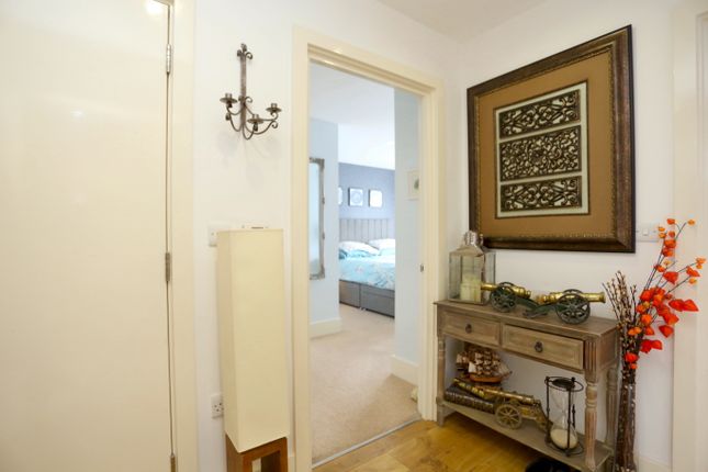 Major Draper Street, London SE18, 2 bedroom flat for sale - 68366739 ...
