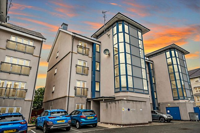 Mostyn Broadway, Llandudno LL30, 2 bedroom flat for sale - 67752049 ...