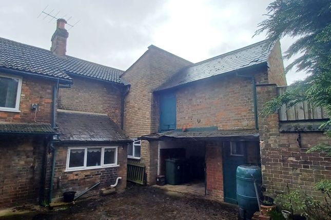 38 Biggleswade Road, Upper Caldecote, Biggleswade, Bedfordshire SG18, 3 ...