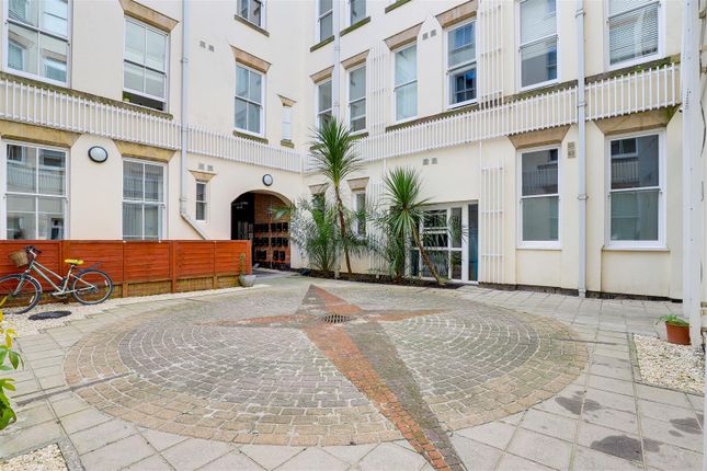 14 Hounds Gate, Nottingham, Nottinghamshire NG1, 2 bedroom flat for ...