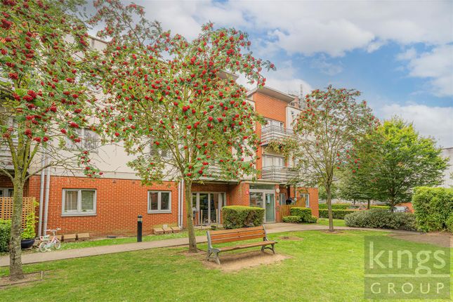 Hawker Place, London E17, 2 bedroom flat for sale - 67999916 ...