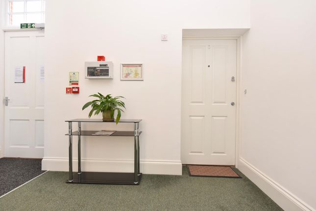 Hardy Villas, Whitecroft Park, Gatcombe PO30, 2 bedroom flat for sale ...