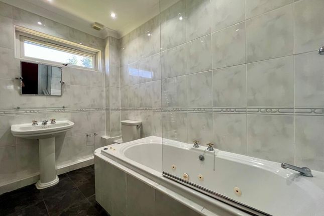 Altyre Way, Beckenham, Kent BR3, 3 bedroom flat to rent - 64901773 ...
