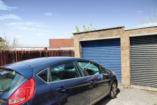 Celyn Avenue, Lakeside, Cardiff CF23, 2 bedroom maisonette for sale ...