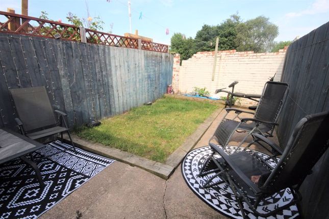 Whitby Avenue, Hull HU8, 2 bedroom terraced house for sale - 61769408 ...