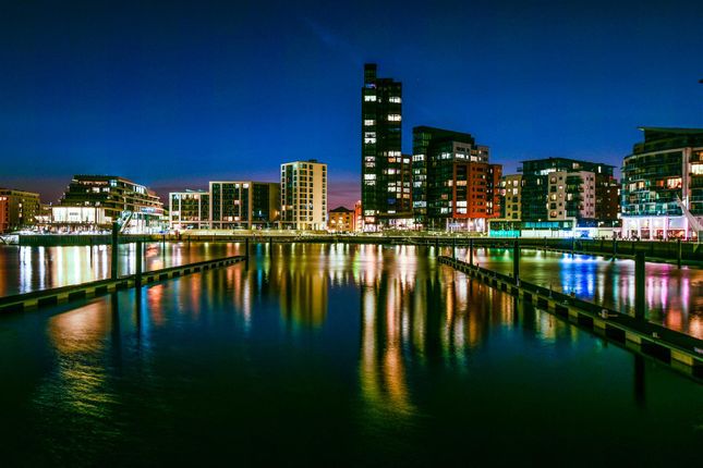 Channel Way, Ocean Village, Southampton SO14, 2 bedroom flat to rent ...