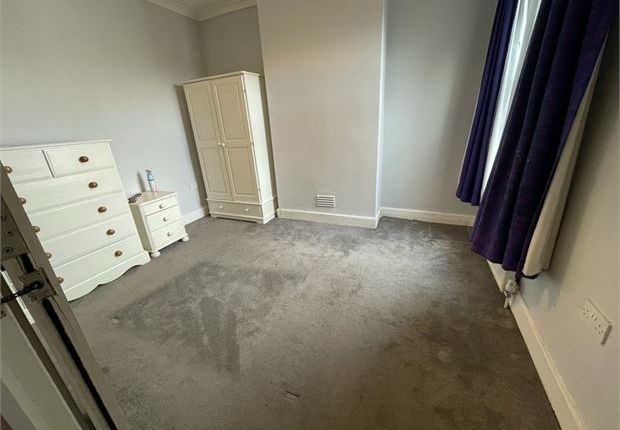 Chestnut Rise, Plumstead, London. SE18, 5 bedroom terraced house to ...