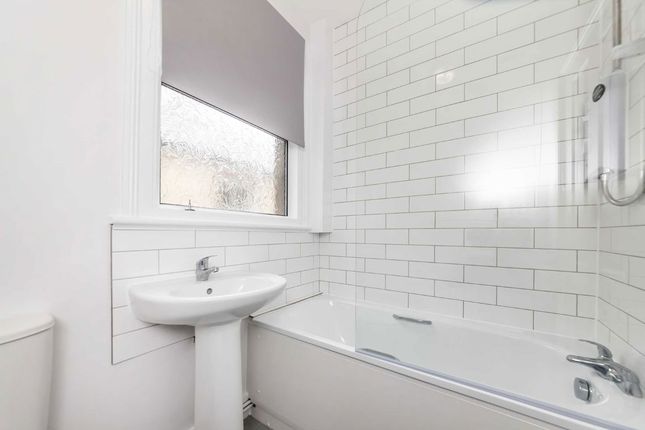 Radbourne Road, London SW12, 2 bedroom maisonette to rent - 69584005 ...