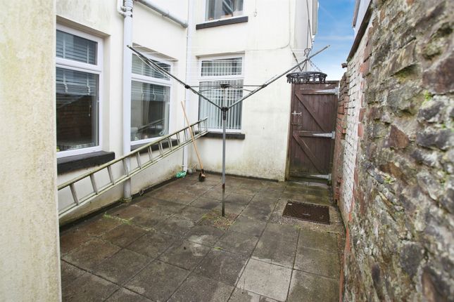 Collenna Road, Tonyrefail, Porth CF39, 3 bedroom semi-detached house ...