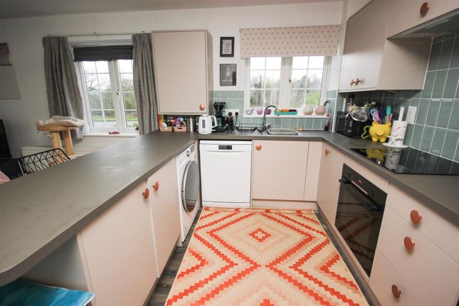 Redgrave Court, Wellingborough NN8, 2 bedroom flat for sale - 67904067 ...