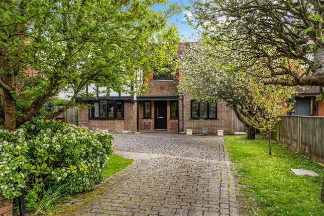 Chart Way, Reigate RH2, 4 bedroom detached house for sale - 64667728 ...