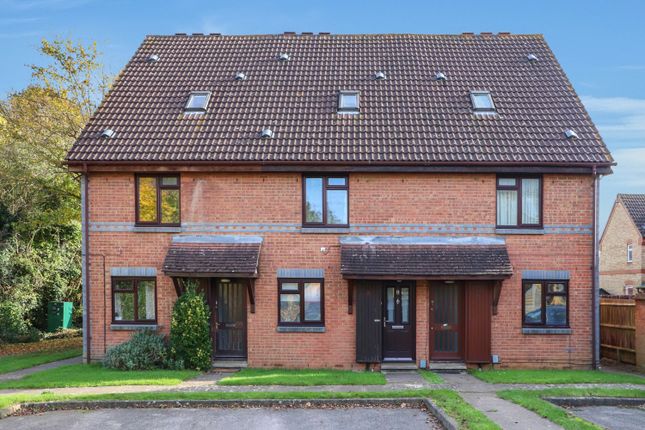 Lawrence Close, Burpham, Guildford GU4, 2 bedroom maisonette for sale ...