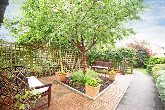 New Park Street, Devizes SN10, 1 bedroom flat for sale - 55574522 ...
