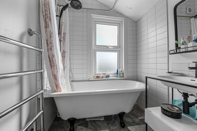 Forest Lane, London E7, 3 bedroom terraced house for sale - 70016436 ...