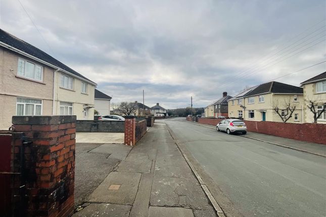 Heol Y Waun, Pontarddulais, Swansea SA4, 3 bedroom semi-detached house ...